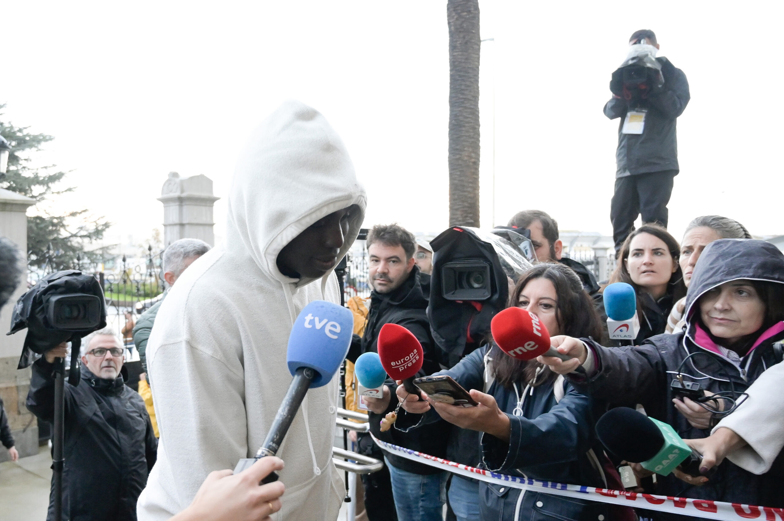 Os dous senegaleses que trataron de salvar a Samuel Luiz, entre os ...